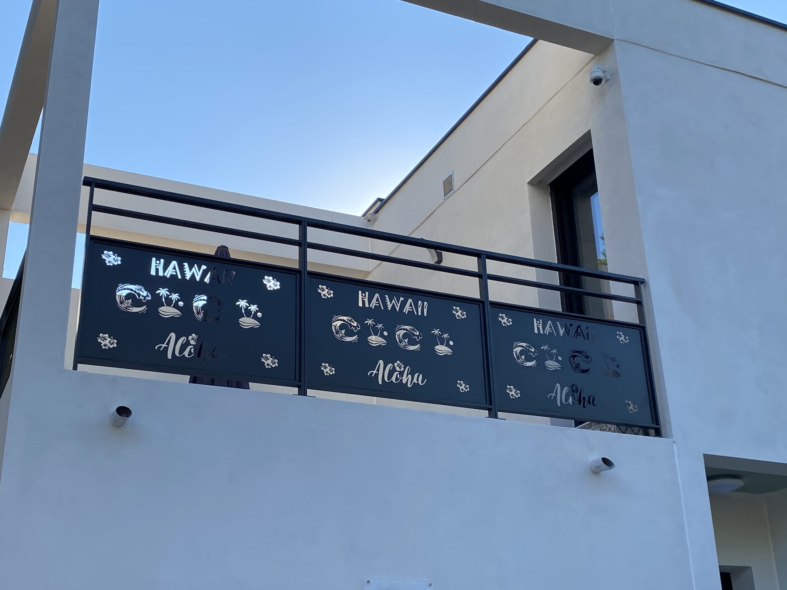 Garde-corps extérieur en aluminum d'un balcon sur mesure - Scal'in ...